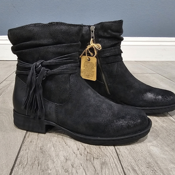 Born | Shoes | Nwt Born Cross Women Fringe Black Leather Ankle Boots ...